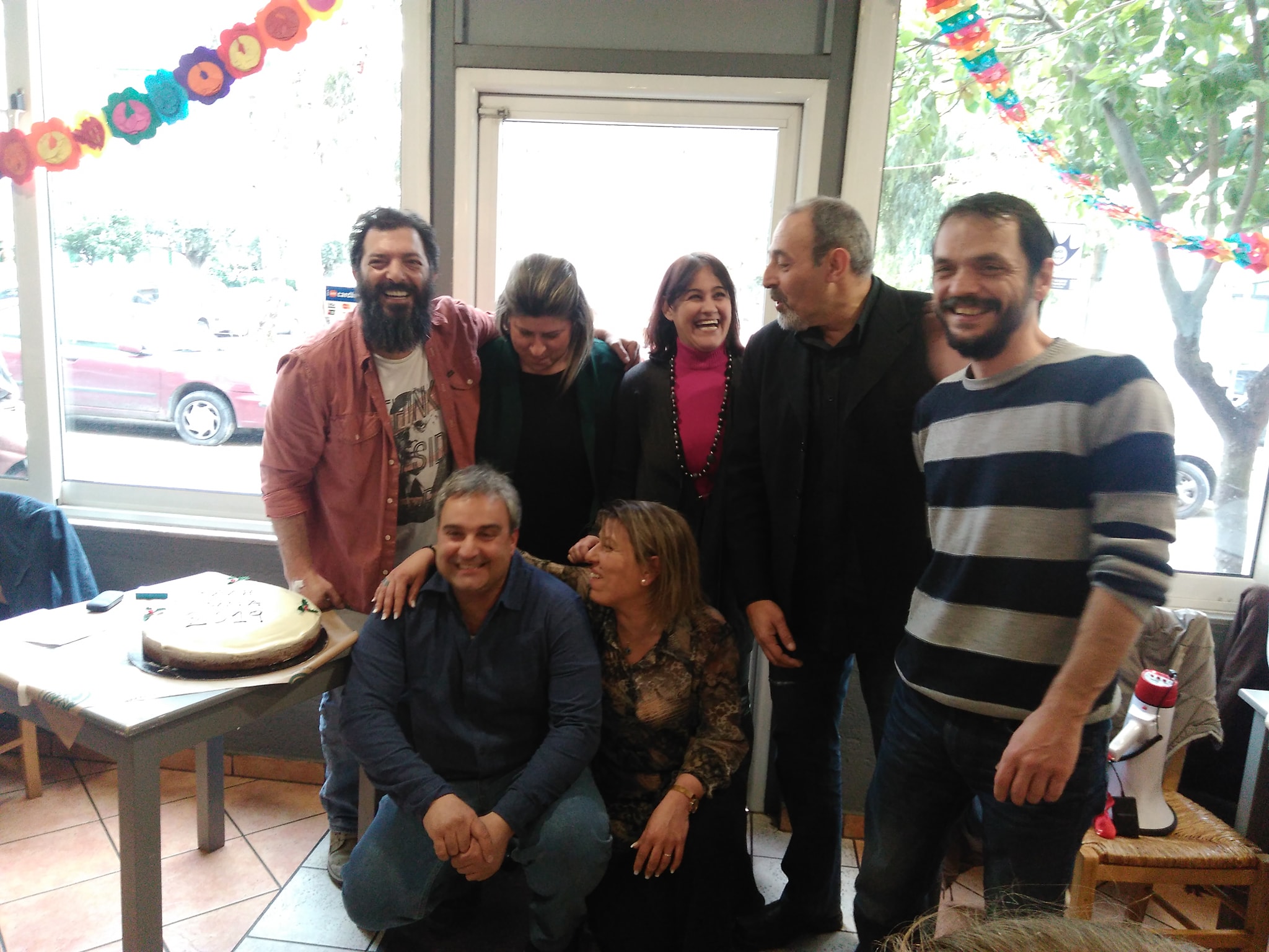 Η κατάληψη στο "Πας Γυρέυοντας" | Σύλλογος Αποφοίτων ΕΠΛ Νέας ...